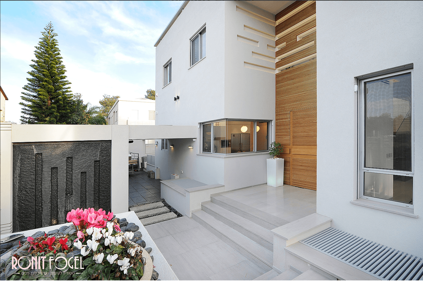 Ronit Fogel | אבן השוהם